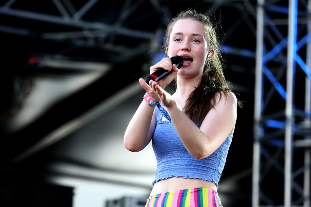 Song Review: "Sucker Punch" by Sigrid