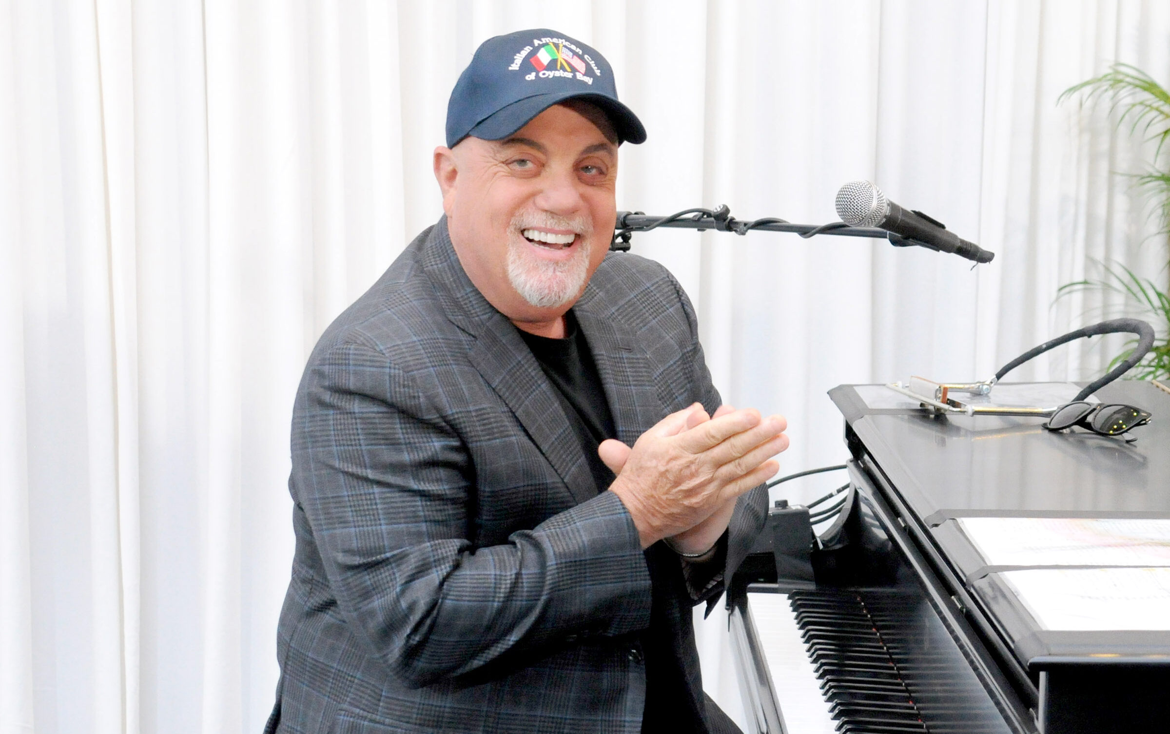 Billy Joel Pays Tribute to Late Gordon Lightfoot With “Sundown” Cover ...