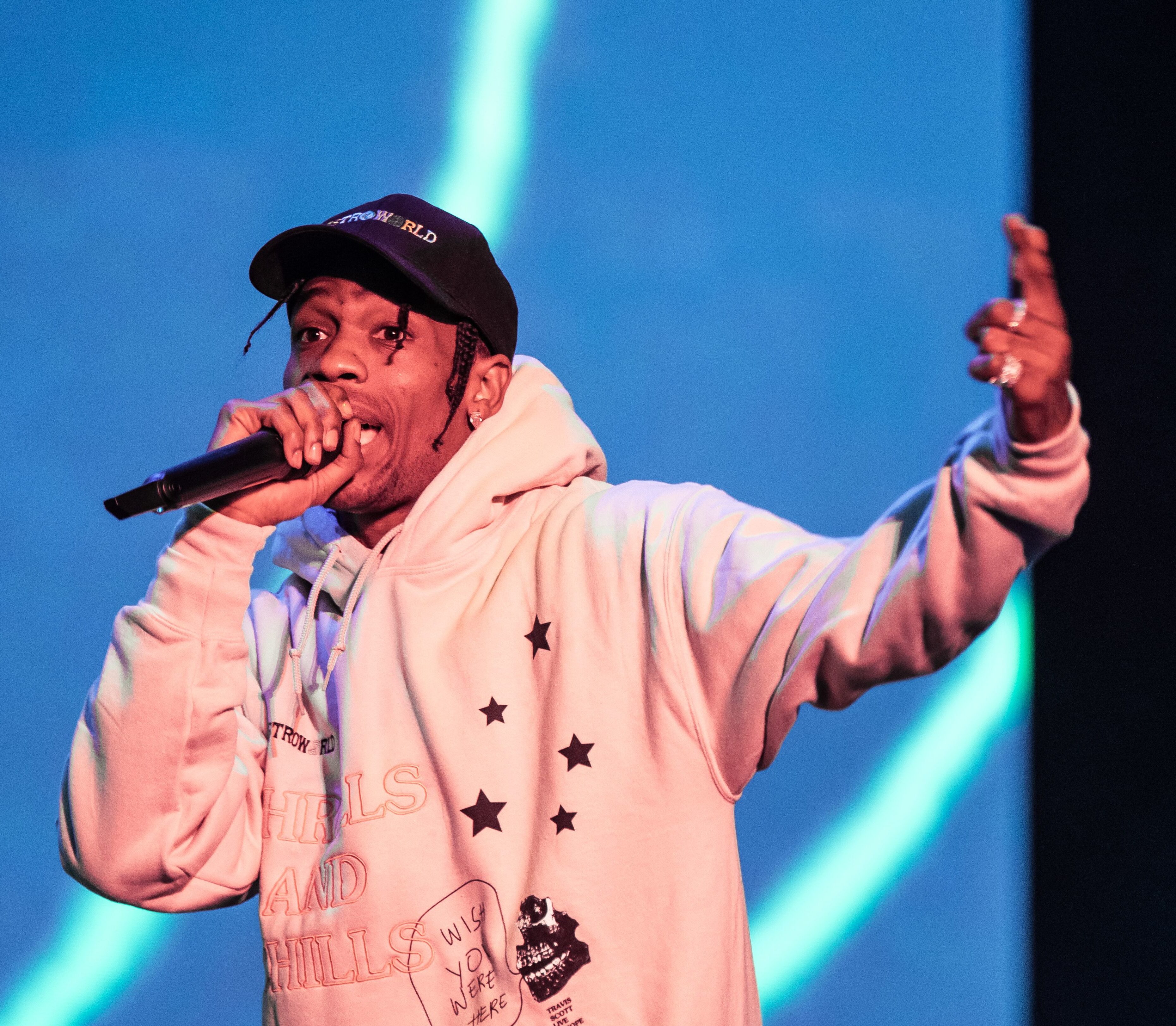 Travis Scott Announces "Utopia" Launch Show From Pyramids of Giza - Hot ...